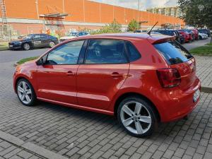Sarkans Volkswagen Polo 2010 Viļņa, ar dzinēja tilpumu 1.60 L un nobraukumu 300 tūkst. km par 3350 €, foto 12 vietnē AUTOMOTO.COM.LV