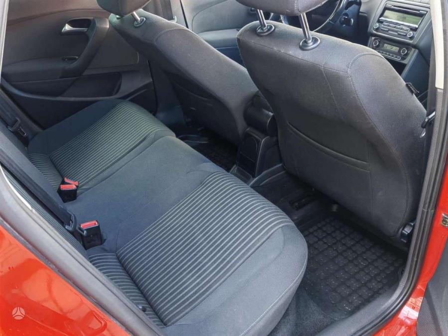 Sarkans Volkswagen Polo 2010 Viļņa, ar dzinēja tilpumu 1.60 L un nobraukumu 300 tūkst. km par 3350 €, foto 14 vietnē AUTOMOTO.COM.LV