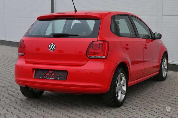 Sarkans Volkswagen Polo 2011 Kretinga, ar dzinēja tilpumu 1.60 L un nobraukumu 270 tūkst. km par 4950 €, foto 7 vietnē AUTOMOTO.COM.LV