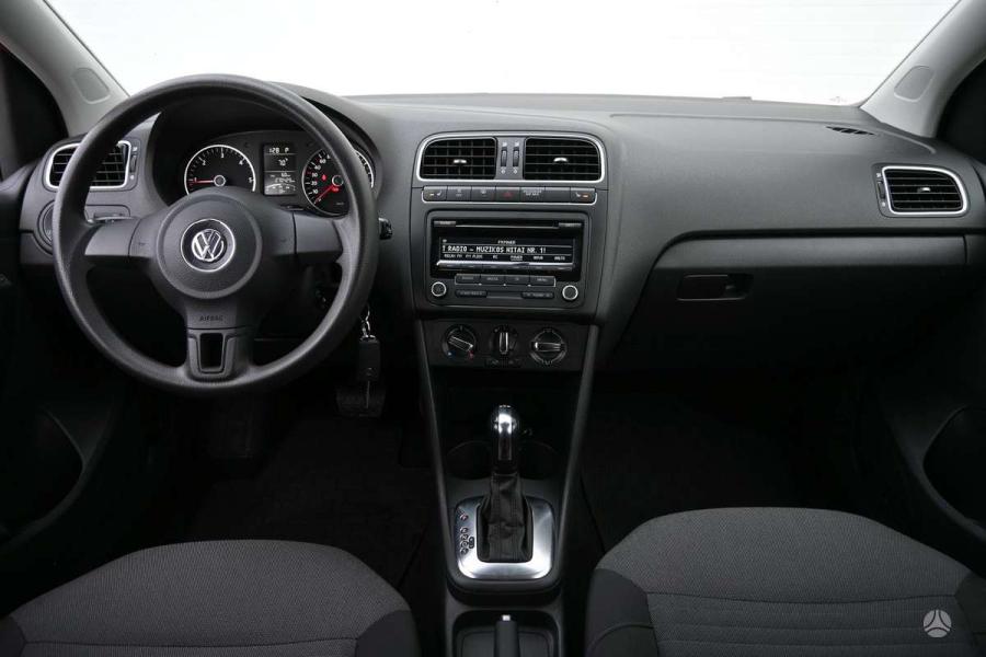 Sarkans Volkswagen Polo 2011 Kretinga, ar dzinēja tilpumu 1.60 L un nobraukumu 270 tūkst. km par 4950 €, foto 27 vietnē AUTOMOTO.COM.LV
