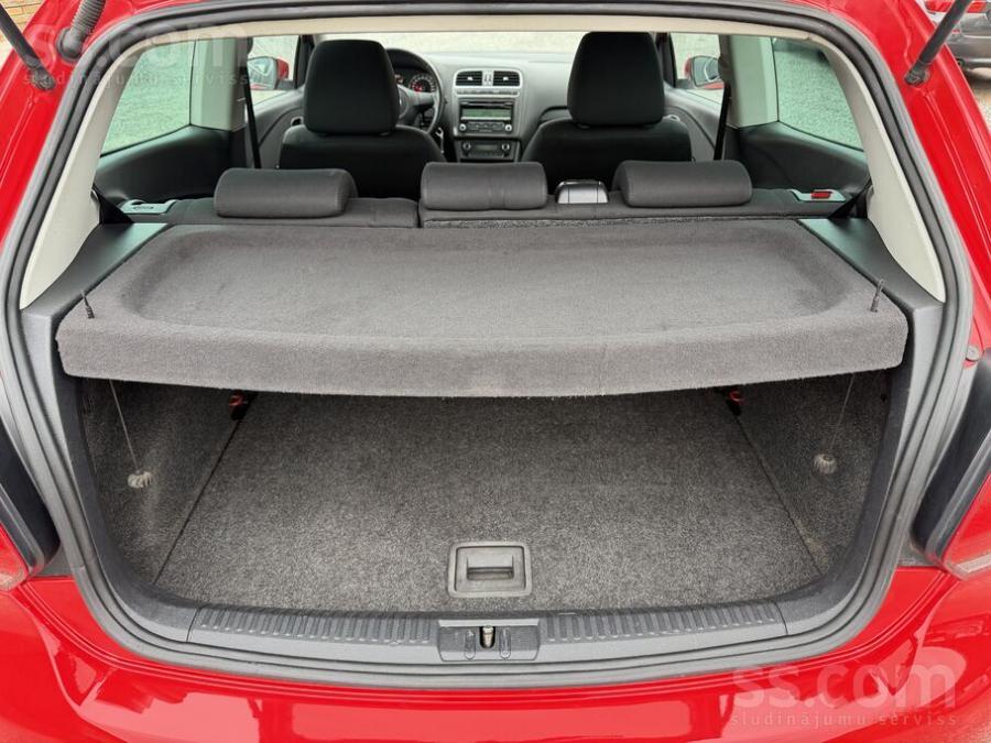 Sarkans Volkswagen Polo 2011 Saldus, ar dzinēja tilpumu 1.60 L un nobraukumu 267 tūkst. km par 4450 €, foto 10 vietnē AUTOMOTO.COM.LV