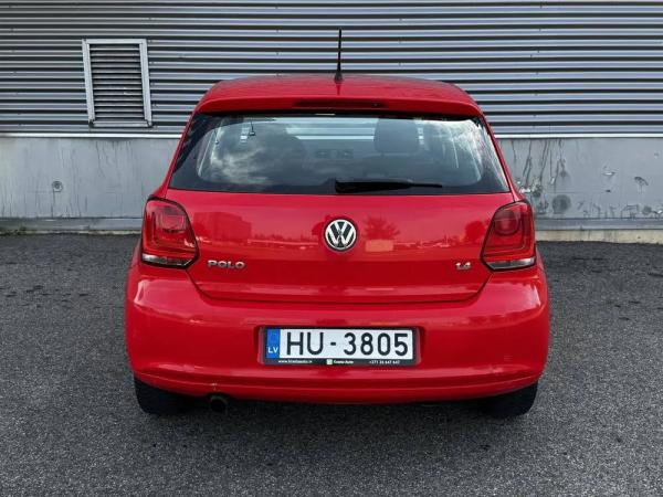 Sarkans Volkswagen Polo 2011 Rīga, ar dzinēja tilpumu 1.40 L un nobraukumu 212 tūkst. km par 2400 €, foto 4 vietnē AUTOMOTO.COM.LV