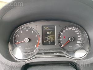 Красный Фольксваген Поло 2011 в Рига, объемом двигателя 1.40 л и пробегом 209 тыс. км за 3500 €, фото 13 на AUTOMOTO.COM.LV