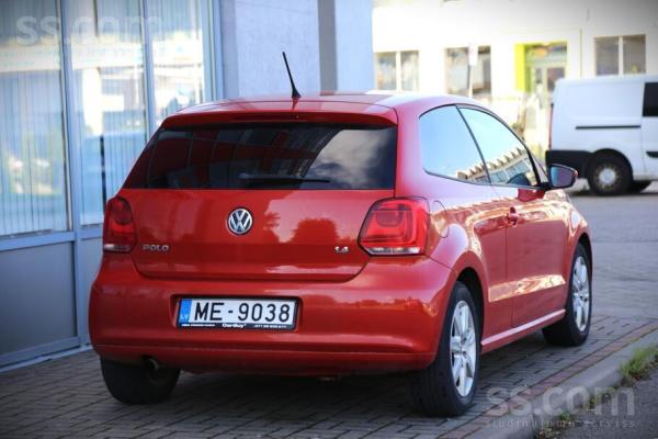 Red Volkswagen Polo 2011 in Riga, with an engine capacity of 1.40 L and mileage of 190 thousand km for 2995 €, photo 6 on AUTOMOTO.COM.LV
