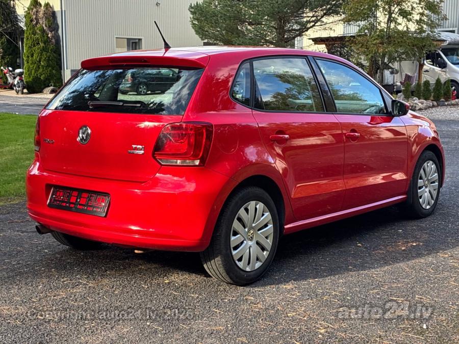 Sarkans Volkswagen Polo 2011 Pelva, ar dzinēja tilpumu 1.60 L un nobraukumu 368 tūkst. km par 2950 €, foto 4 vietnē AUTOMOTO.COM.LV