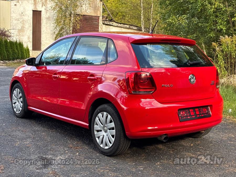 Sarkans Volkswagen Polo 2011 Pelva, ar dzinēja tilpumu 1.60 L un nobraukumu 368 tūkst. km par 2950 €, foto 5 vietnē AUTOMOTO.COM.LV