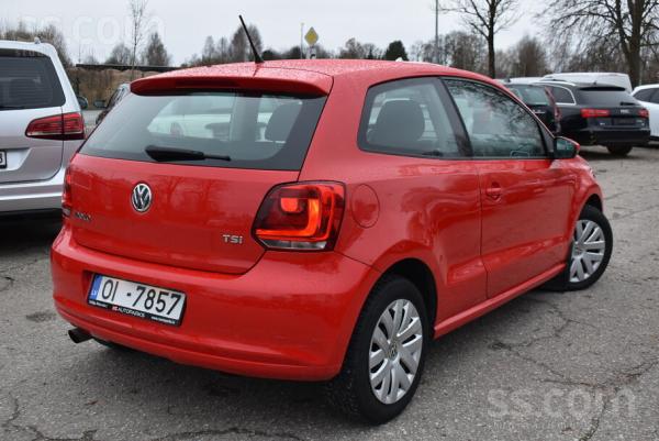 Red Volkswagen Polo 2012 in Kuldiga, with an engine capacity of 1.20 L and mileage of 0 thousand km for 6250 €, photo 2 on AUTOMOTO.COM.LV