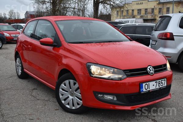 Red Volkswagen Polo 2012 in Kuldiga, with an engine capacity of 1.20 L and mileage of 0 thousand km for 6250 €, photo 4 on AUTOMOTO.COM.LV