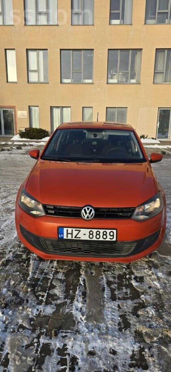 Red Volkswagen Polo 2012 in Jelgava, with an engine capacity of 1.20 L and mileage of 288 thousand km for 3400 €, photo 2 on AUTOMOTO.COM.LV
