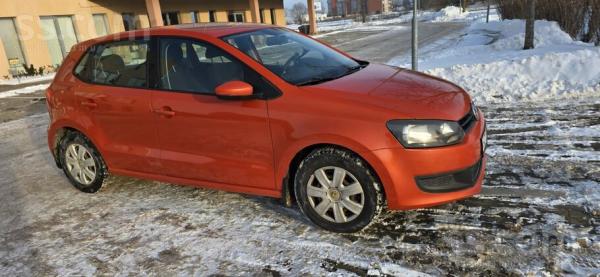 Red Volkswagen Polo 2012 in Jelgava, with an engine capacity of 1.20 L and mileage of 288 thousand km for 3400 €, photo 3 on AUTOMOTO.COM.LV