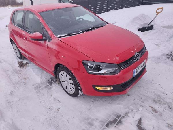 Sarkans Volkswagen Polo 2012 Šauļi, ar dzinēja tilpumu 1.20 L un nobraukumu 162 tūkst. km par 3250 €, foto 1 vietnē AUTOMOTO.COM.LV