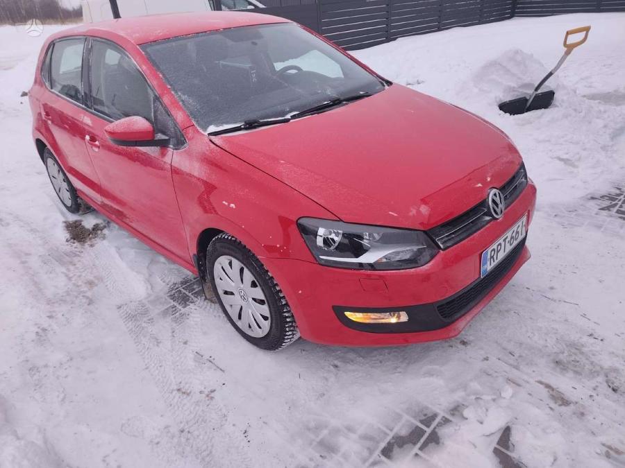 Red Volkswagen Polo 2012 in Siauliai, with an engine capacity of 1.20 L and mileage of 162 thousand km for 3250 €, photo 1 on AUTOMOTO.COM.LV