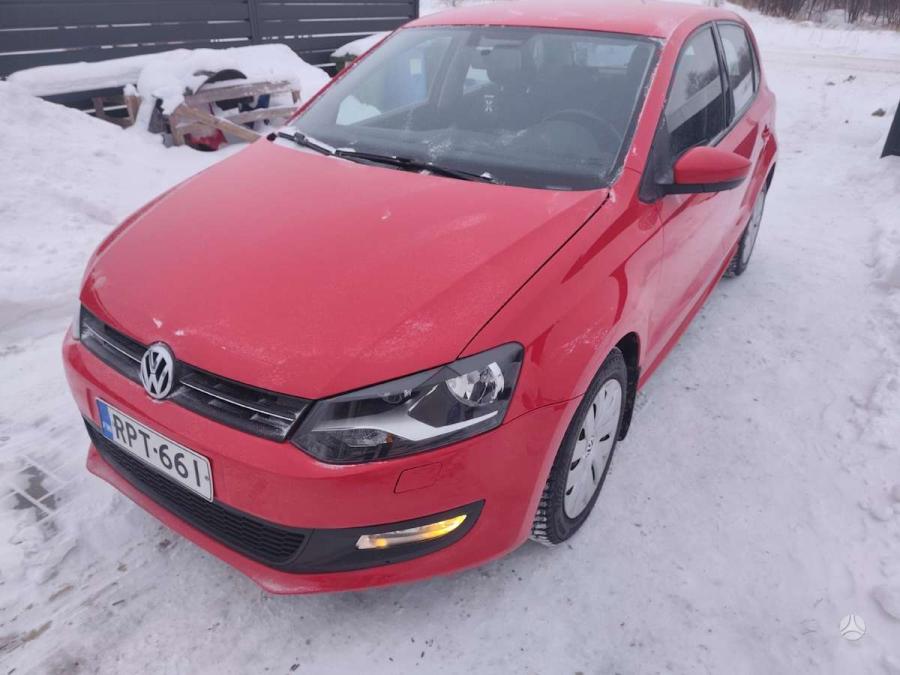 Red Volkswagen Polo 2012 in Siauliai, with an engine capacity of 1.20 L and mileage of 162 thousand km for 3250 €, photo 2 on AUTOMOTO.COM.LV