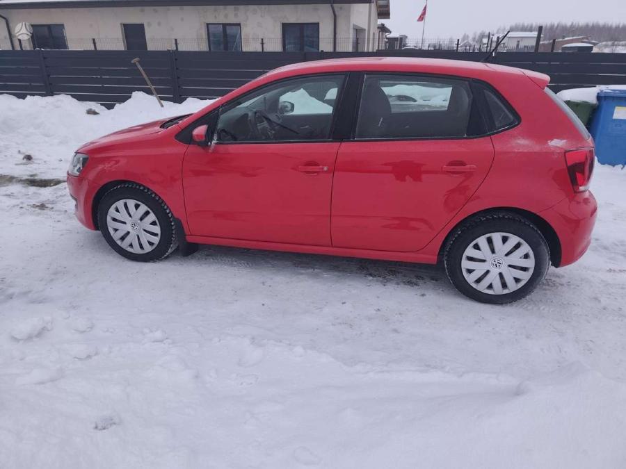 Red Volkswagen Polo 2012 in Siauliai, with an engine capacity of 1.20 L and mileage of 162 thousand km for 3250 €, photo 8 on AUTOMOTO.COM.LV