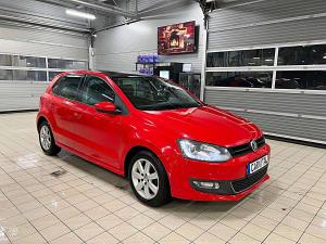 Red Volkswagen Polo 2012 in Vilnius, with an engine capacity of 1.60 L and mileage of 299 thousand km for 5499 €, photo  on AUTOMOTO.COM.LV