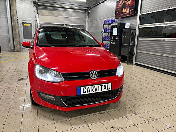 Red Volkswagen Polo 2012 in Vilnius, with an engine capacity of 1.60 L and mileage of 299 thousand km for 5499 €, photo 4 on AUTOMOTO.COM.LV