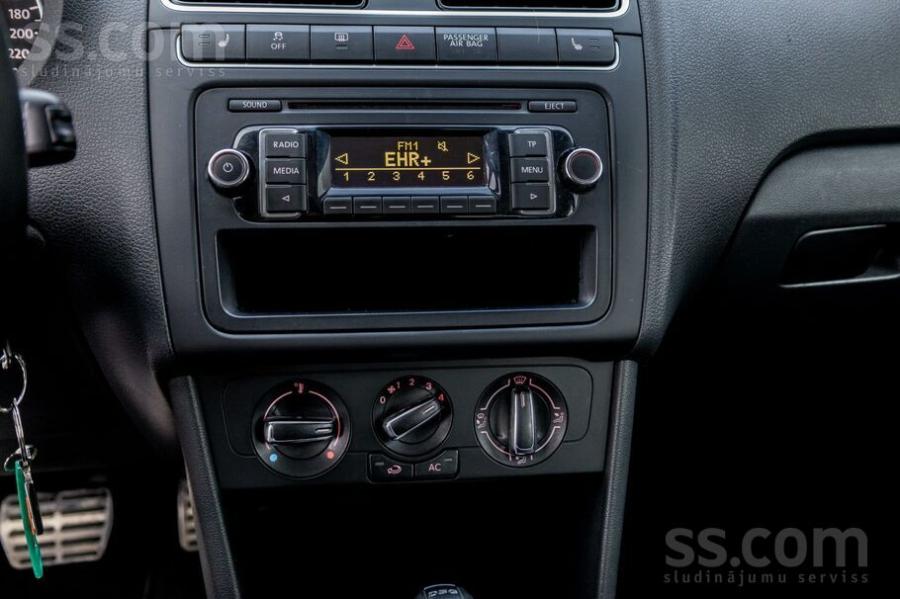 Sarkans Volkswagen Polo 2012 Rīga, ar dzinēja tilpumu 1.60 L un nobraukumu 260 tūkst. km par 7490 €, foto 16 vietnē AUTOMOTO.COM.LV