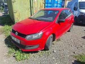 Sarkans Volkswagen Polo 2012 Viļņa, ar dzinēja tilpumu 1.20 L un nobraukumu 250 tūkst. km par 1850 €, foto  vietnē AUTOMOTO.COM.LV