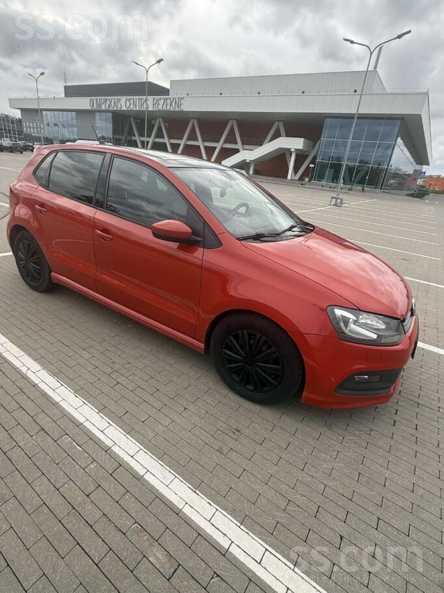 Red Volkswagen Polo 2012 in Rezekne, with an engine capacity of 1.20 L and mileage of 175 thousand km for 4600 €, photo 1 on AUTOMOTO.COM.LV