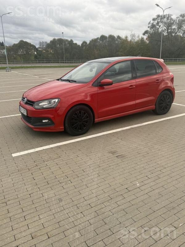 Red Volkswagen Polo 2012 in Rezekne, with an engine capacity of 1.20 L and mileage of 175 thousand km for 4600 €, photo 3 on AUTOMOTO.COM.LV
