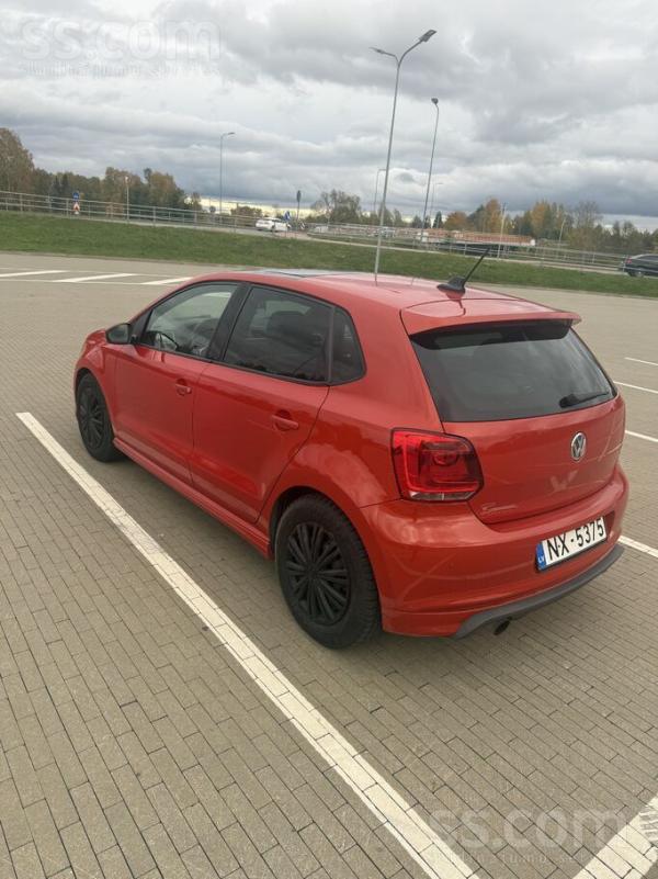 Red Volkswagen Polo 2012 in Rezekne, with an engine capacity of 1.20 L and mileage of 175 thousand km for 4600 €, photo 6 on AUTOMOTO.COM.LV