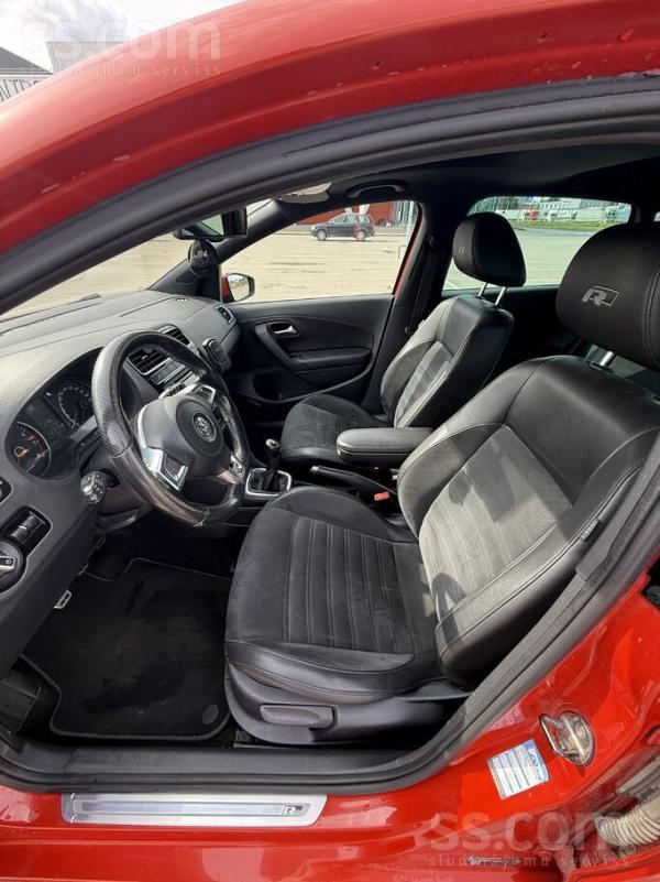 Red Volkswagen Polo 2012 in Rezekne, with an engine capacity of 1.20 L and mileage of 175 thousand km for 4600 €, photo 9 on AUTOMOTO.COM.LV
