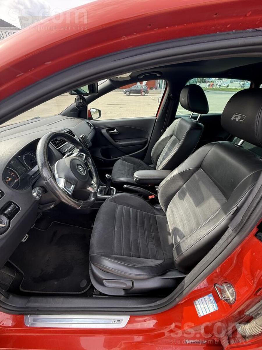 Red Volkswagen Polo 2012 in Rezekne, with an engine capacity of 1.20 L and mileage of 175 thousand km for 4600 €, photo 9 on AUTOMOTO.COM.LV
