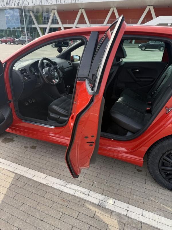 Red Volkswagen Polo 2012 in Rezekne, with an engine capacity of 1.20 L and mileage of 175 thousand km for 4600 €, photo 10 on AUTOMOTO.COM.LV