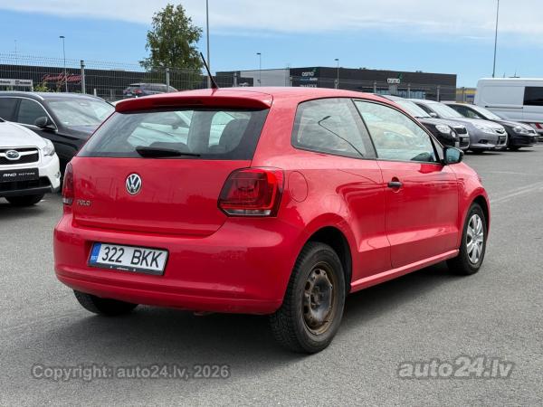 Red Volkswagen Polo 2013 in Tallinn, with an engine capacity of 1.20 L and mileage of 133 thousand km for 4990 €, photo 2 on AUTOMOTO.COM.LV