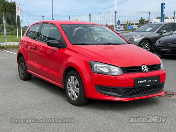 Red Volkswagen Polo 2013 in Tallinn, with an engine capacity of 1.20 L and mileage of 133 thousand km for 4990 €, photo 3 on AUTOMOTO.COM.LV