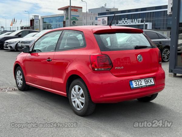 Red Volkswagen Polo 2013 in Tallinn, with an engine capacity of 1.20 L and mileage of 133 thousand km for 4990 €, photo 4 on AUTOMOTO.COM.LV