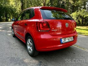 Red Volkswagen Polo 2013 in Riga, with an engine capacity of 1.20 L and mileage of 208 thousand km for 3290 €, photo 5 on AUTOMOTO.COM.LV
