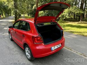 Red Volkswagen Polo 2013 in Riga, with an engine capacity of 1.20 L and mileage of 208 thousand km for 3290 €, photo 6 on AUTOMOTO.COM.LV