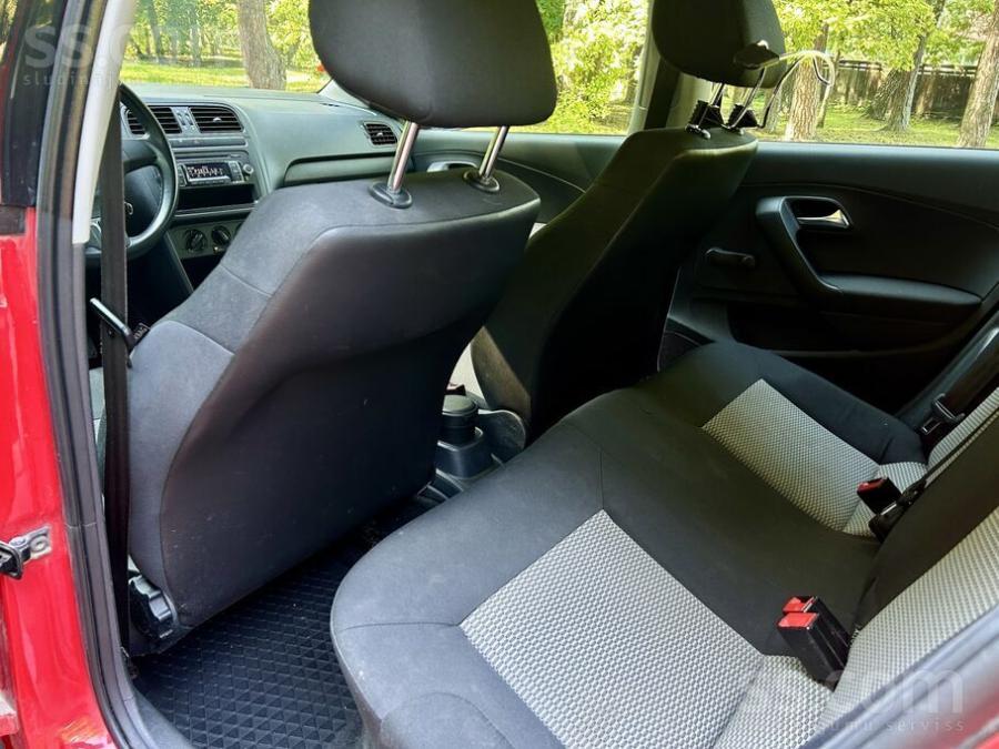 Red Volkswagen Polo 2013 in Riga, with an engine capacity of 1.20 L and mileage of 208 thousand km for 3290 €, photo 11 on AUTOMOTO.COM.LV
