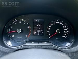 Red Volkswagen Polo 2013 in Riga, with an engine capacity of 1.20 L and mileage of 208 thousand km for 3290 €, photo 14 on AUTOMOTO.COM.LV