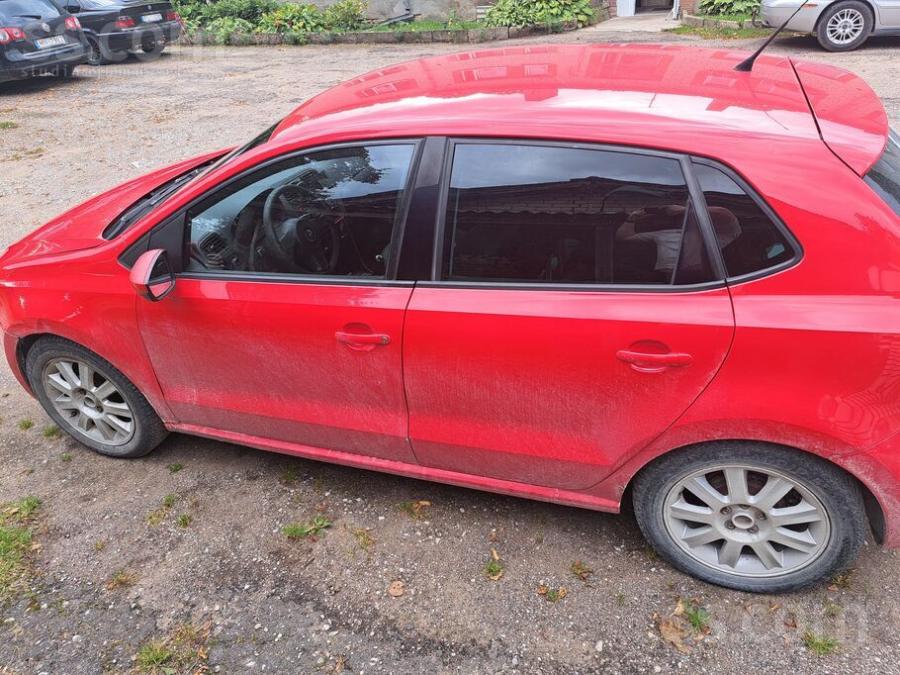 Sarkans Volkswagen Polo 2013 Kuldīga, ar dzinēja tilpumu 1.20 L un nobraukumu 264 tūkst. km par 1800 €, foto 4 vietnē AUTOMOTO.COM.LV