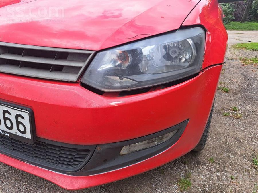 Sarkans Volkswagen Polo 2013 Kuldīga, ar dzinēja tilpumu 1.20 L un nobraukumu 264 tūkst. km par 1800 €, foto 6 vietnē AUTOMOTO.COM.LV