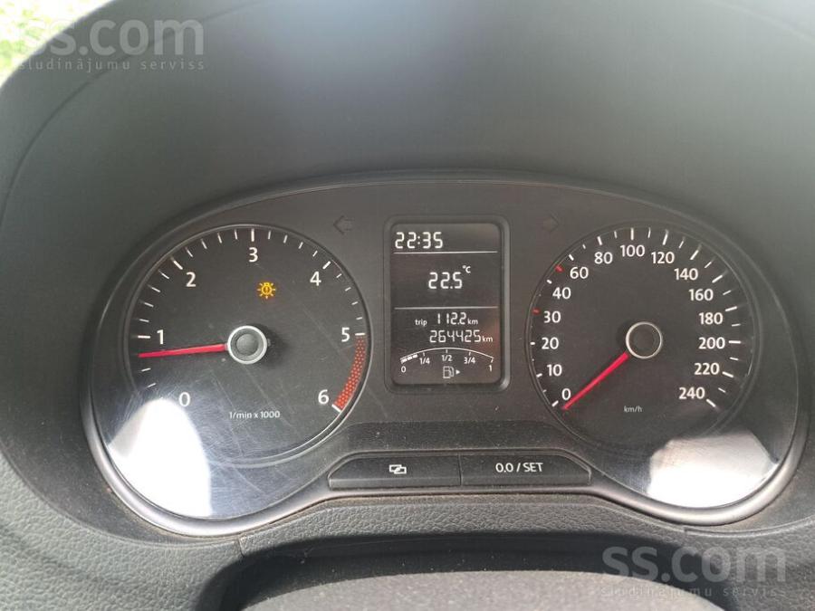 Sarkans Volkswagen Polo 2013 Kuldīga, ar dzinēja tilpumu 1.20 L un nobraukumu 264 tūkst. km par 1800 €, foto 11 vietnē AUTOMOTO.COM.LV
