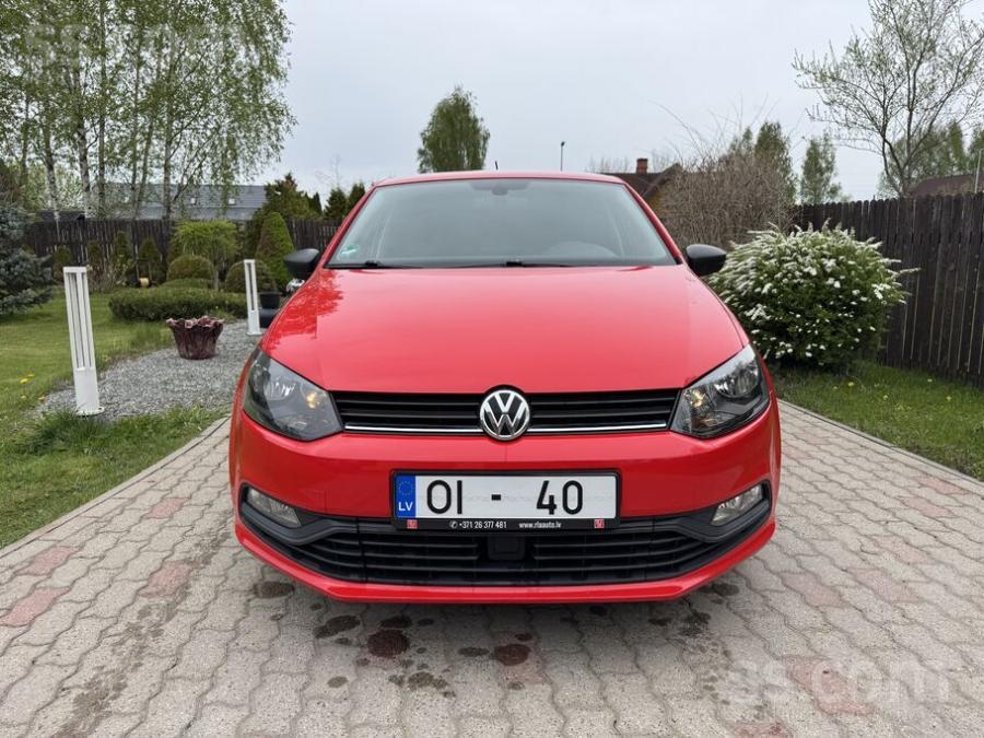 Red Volkswagen Polo 2015 in Ogre, with an engine capacity of 1.40 L and mileage of 225 thousand km for 4950 €, photo 4 on AUTOMOTO.COM.LV