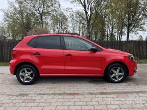 Red Volkswagen Polo 2015 in Ogre, with an engine capacity of 1.40 L and mileage of 225 thousand km for 4950 €, photo 7 on AUTOMOTO.COM.LV