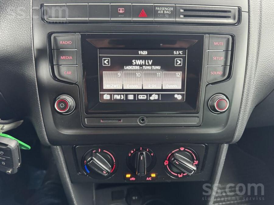 Red Volkswagen Polo 2015 in Ogre, with an engine capacity of 1.40 L and mileage of 225 thousand km for 4950 €, photo 12 on AUTOMOTO.COM.LV