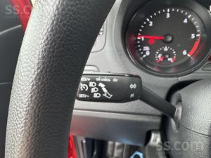 Red Volkswagen Polo 2015 in Ogre, with an engine capacity of 1.40 L and mileage of 225 thousand km for 4950 €, photo 13 on AUTOMOTO.COM.LV