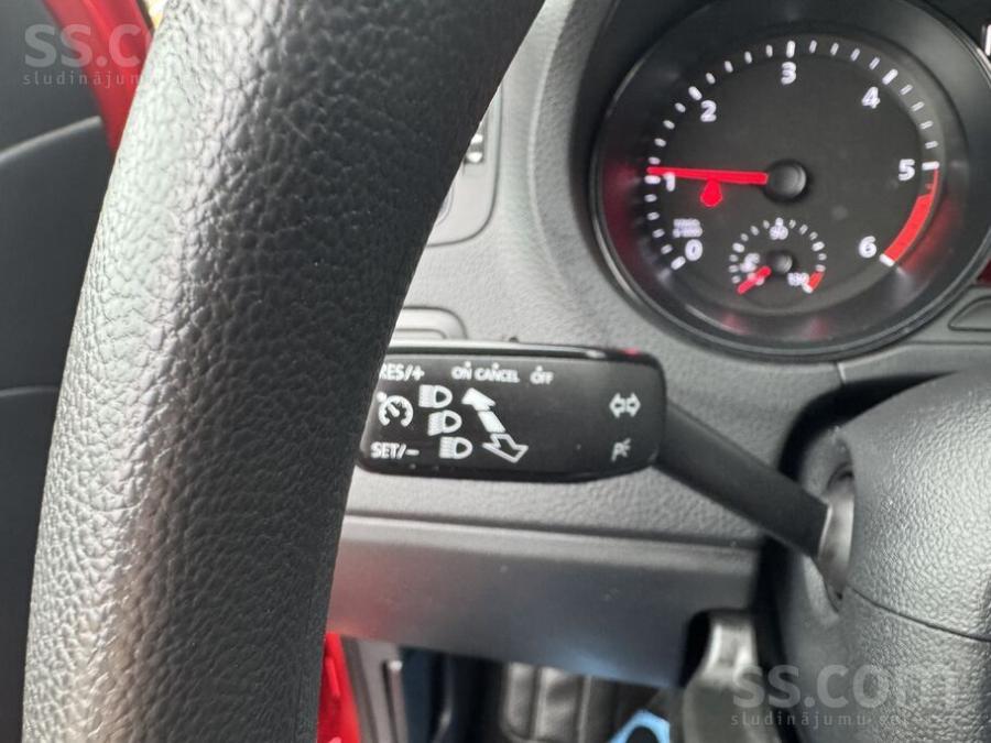 Red Volkswagen Polo 2015 in Ogre, with an engine capacity of 1.40 L and mileage of 225 thousand km for 4950 €, photo 13 on AUTOMOTO.COM.LV