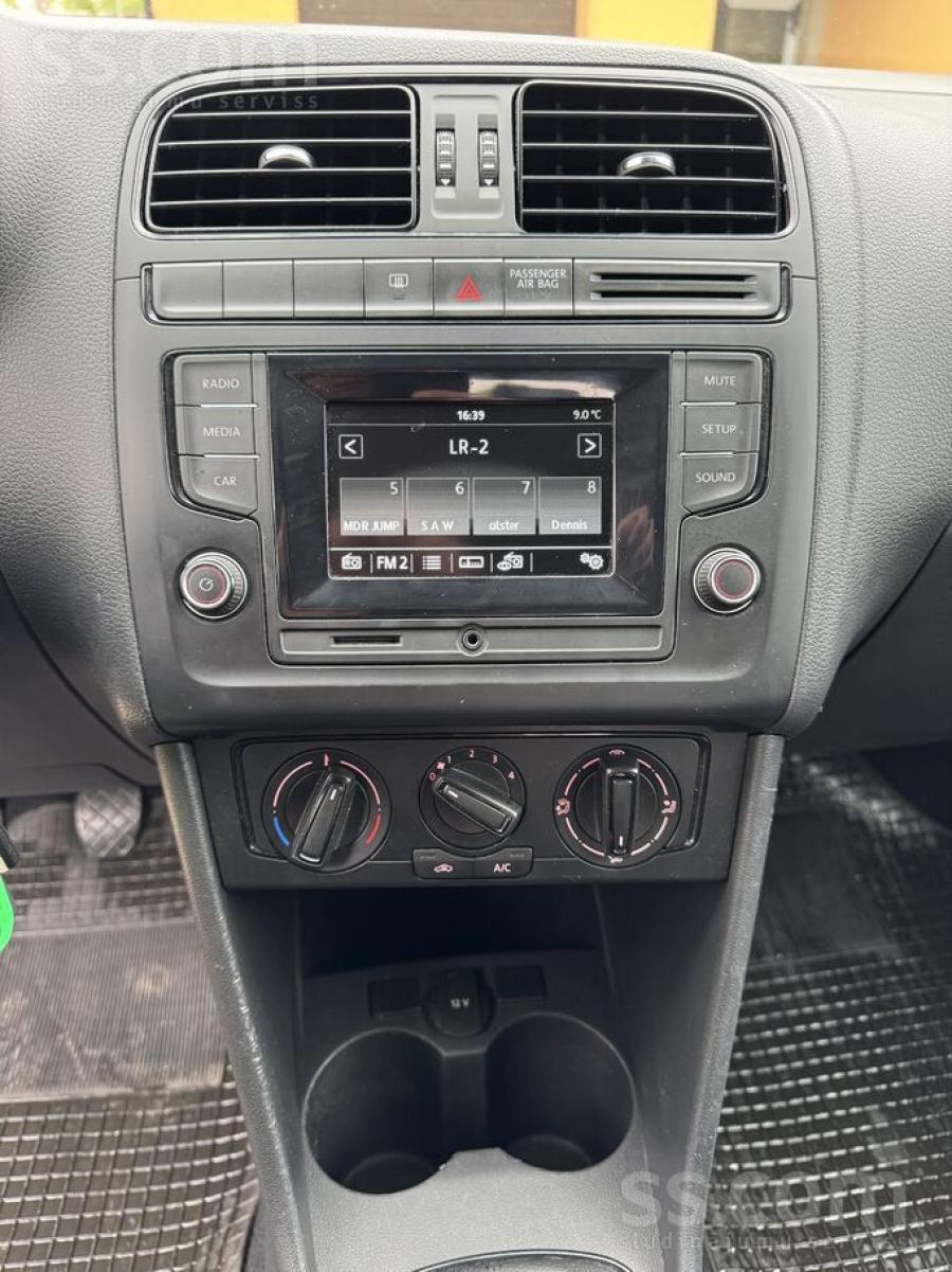 Red Volkswagen Polo 2015 in Ogre, with an engine capacity of 1.40 L and mileage of 225 thousand km for 4950 €, photo 15 on AUTOMOTO.COM.LV
