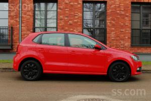 Red Volkswagen Polo 2016 in Riga, with an engine capacity of 1.40 L and mileage of 168 thousand km for 5100 €, photo 3 on AUTOMOTO.COM.LV