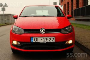 Red Volkswagen Polo 2016 in Riga, with an engine capacity of 1.40 L and mileage of 168 thousand km for 5100 €, photo 6 on AUTOMOTO.COM.LV