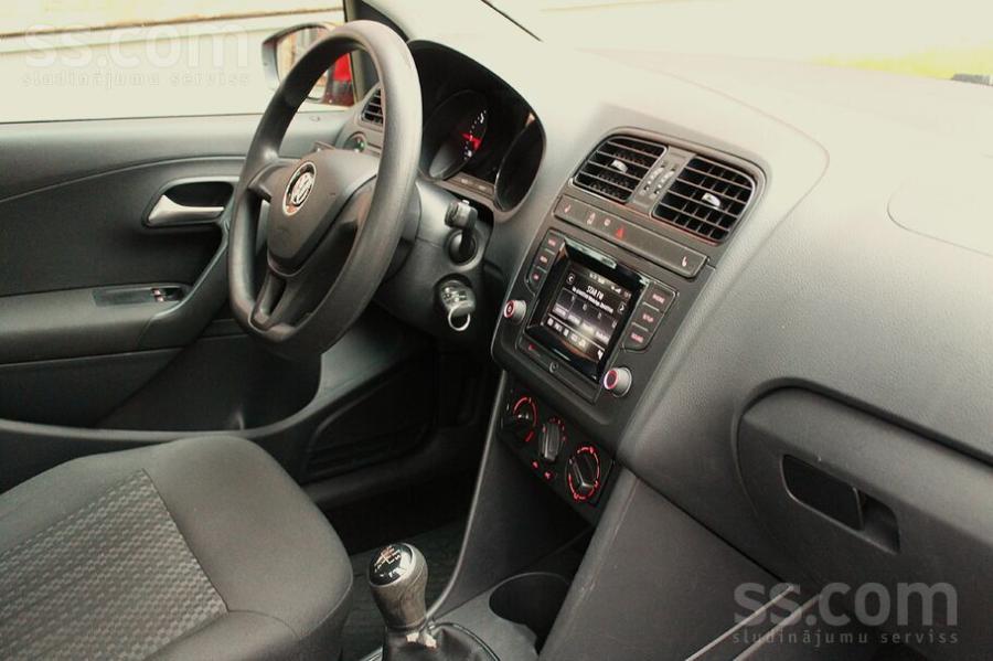 Red Volkswagen Polo 2016 in Riga, with an engine capacity of 1.40 L and mileage of 168 thousand km for 5100 €, photo 15 on AUTOMOTO.COM.LV