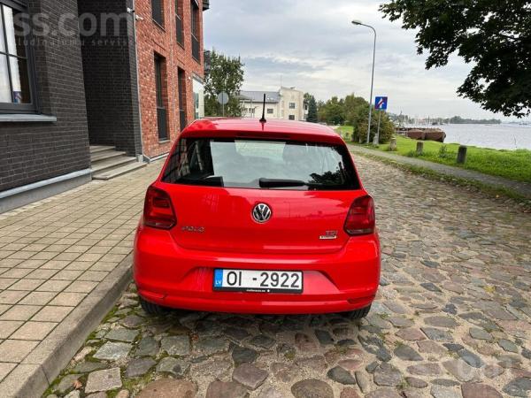 Volkswagen Polo 2016 in Riga on AUTOMOTO.COM.LV Red Volkswagen Polo 2016 in Riga, with an engine capacity of 1.40 L and mileage of 168 thousand km for 4300 €, photo 5 on AUTOMOTO.COM.LV
