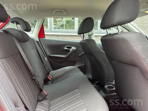 Volkswagen Polo 2016 in Riga on AUTOMOTO.COM.LV Red Volkswagen Polo 2016 in Riga, with an engine capacity of 1.40 L and mileage of 168 thousand km for 4300 €, photo 9 on AUTOMOTO.COM.LV