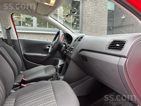 Volkswagen Polo 2016 in Riga on AUTOMOTO.COM.LV Red Volkswagen Polo 2016 in Riga, with an engine capacity of 1.40 L and mileage of 168 thousand km for 4300 €, photo 11 on AUTOMOTO.COM.LV